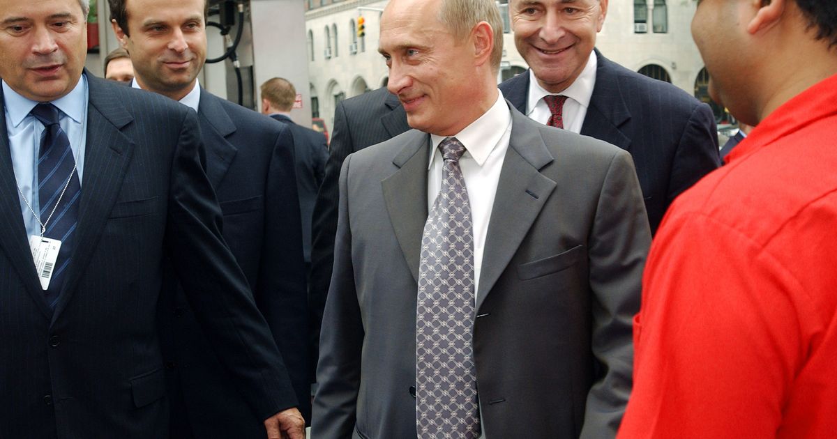 Trump, hitting back, accuses Schumer of Putin ties | The Seattle Times