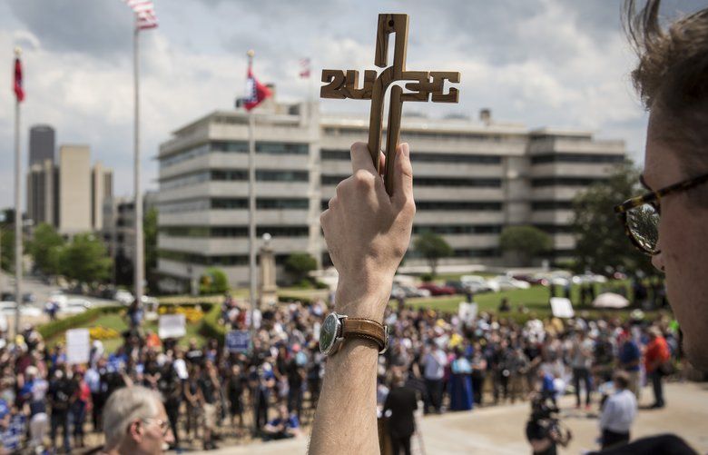 Arkansas overcomes legal hurdles, carries out execution | The Seattle Times