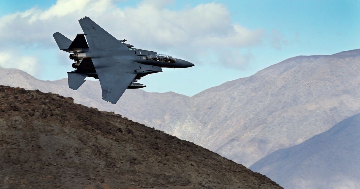 At Death Valley, jets zip through narrow Star Wars Canyon, drawing ...