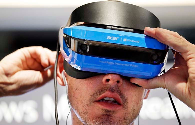 Microsoft steps up move into virtual-reality market | The Seattle Times
