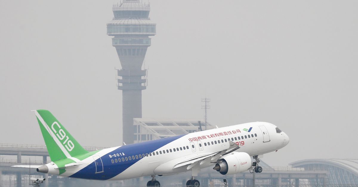 1st large Chinese-made passenger jet makes its maiden flight | The ...