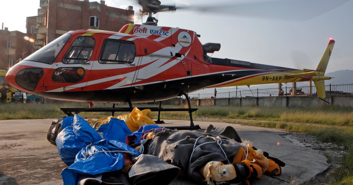 Risky retrieval of Everest bodies raises climbers’ concern | The ...