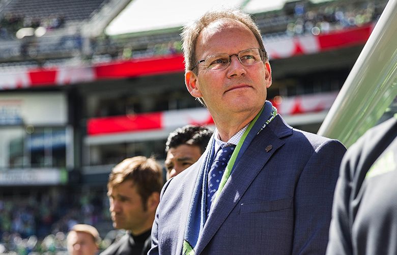 Dutch right back Kelvin Leerdam joins Sounders on field | The Seattle Times