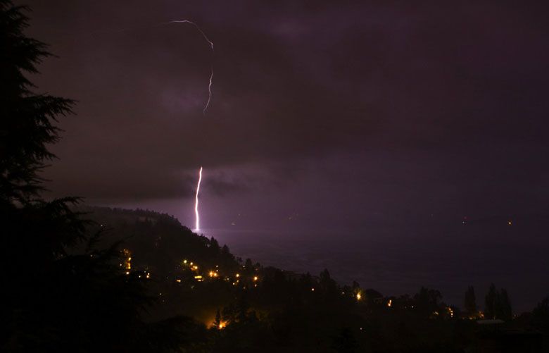 2,500 lightning strikes: Check out storm photos from across Seattle ...