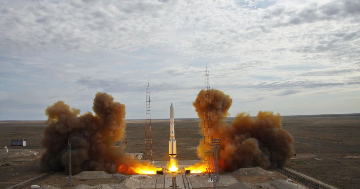 Russian booster rocket puts US satellite in orbit | The Seattle Times