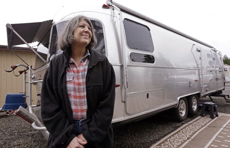 Woman visits wildlife refuges to fulfill RV neighbor’s last wish | The ...