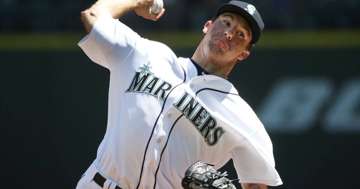 Andrew Moore’s ‘growing pains’ contrasted by Chris Sale’s dominance in ...