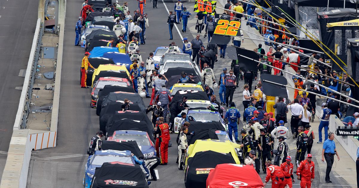 Brickyard 400 resumes after 1-hour, 47-minute delay | The Seattle Times