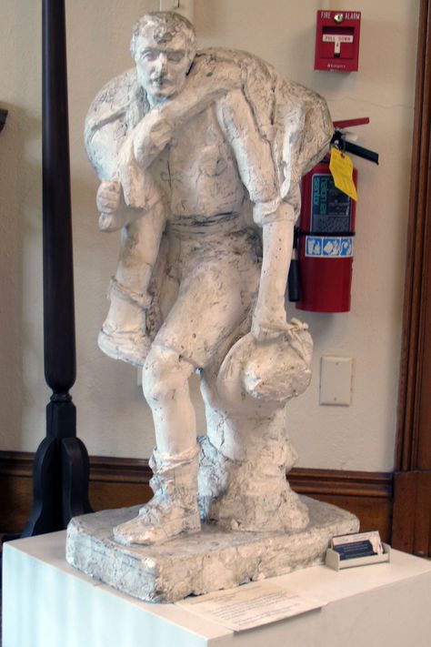 Group seeks to complete Boy Scout statue after 76 years | The Seattle Times