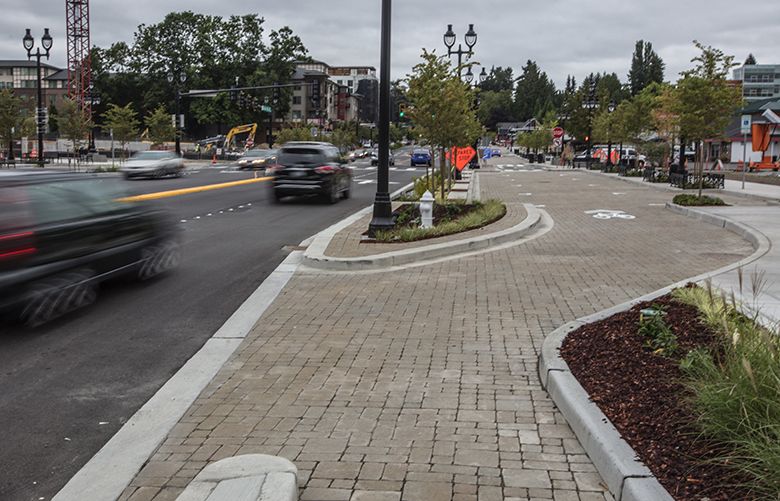 Fast lane meets slow lane on Bothell’s new ‘multiway’ | The Seattle Times