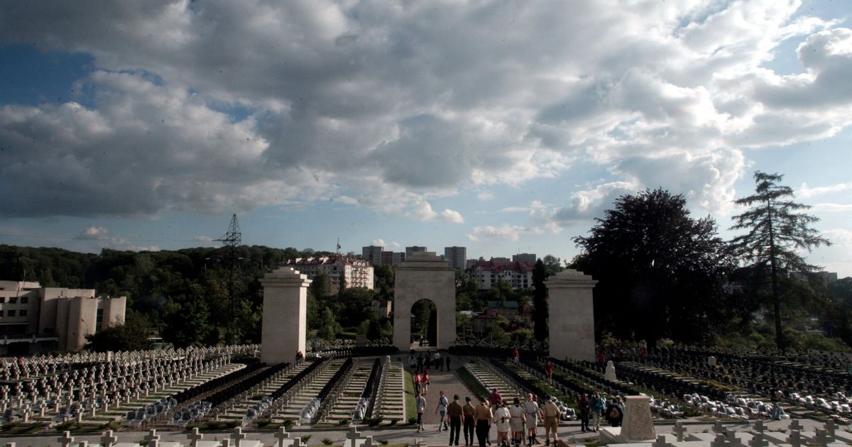 Poland drops passport plan that angered Ukraine, Lithuania | The ...