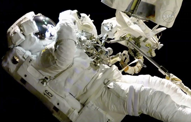 Spacewalking astronaut copes with frayed tether, bad jetpack | The ...