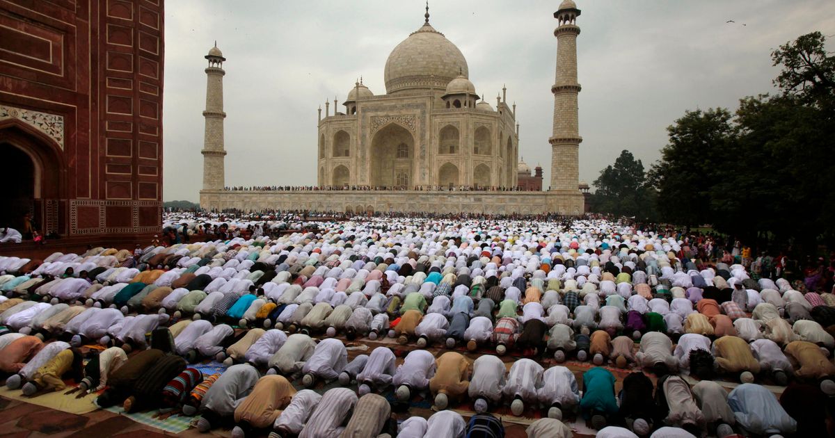 Monument of love, the Taj Mahal, at heart of political storm | The ...