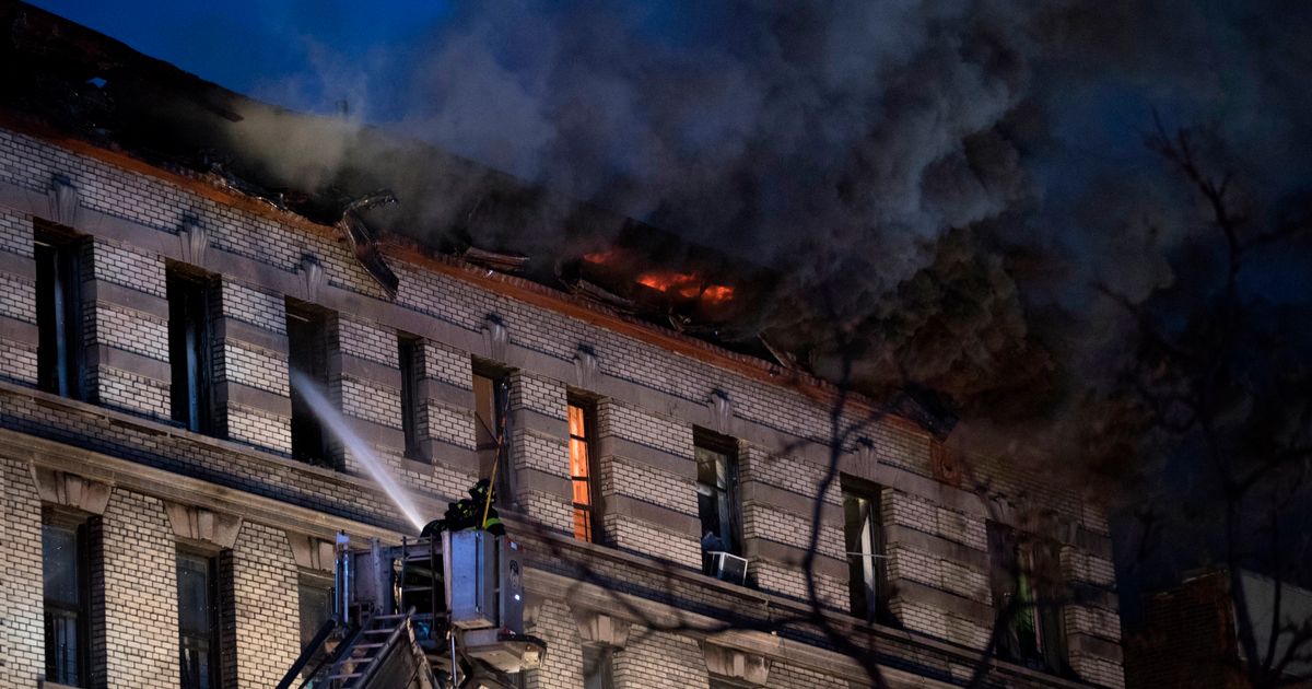 9 injured in large fire atop 6-story apartment building | The Seattle Times