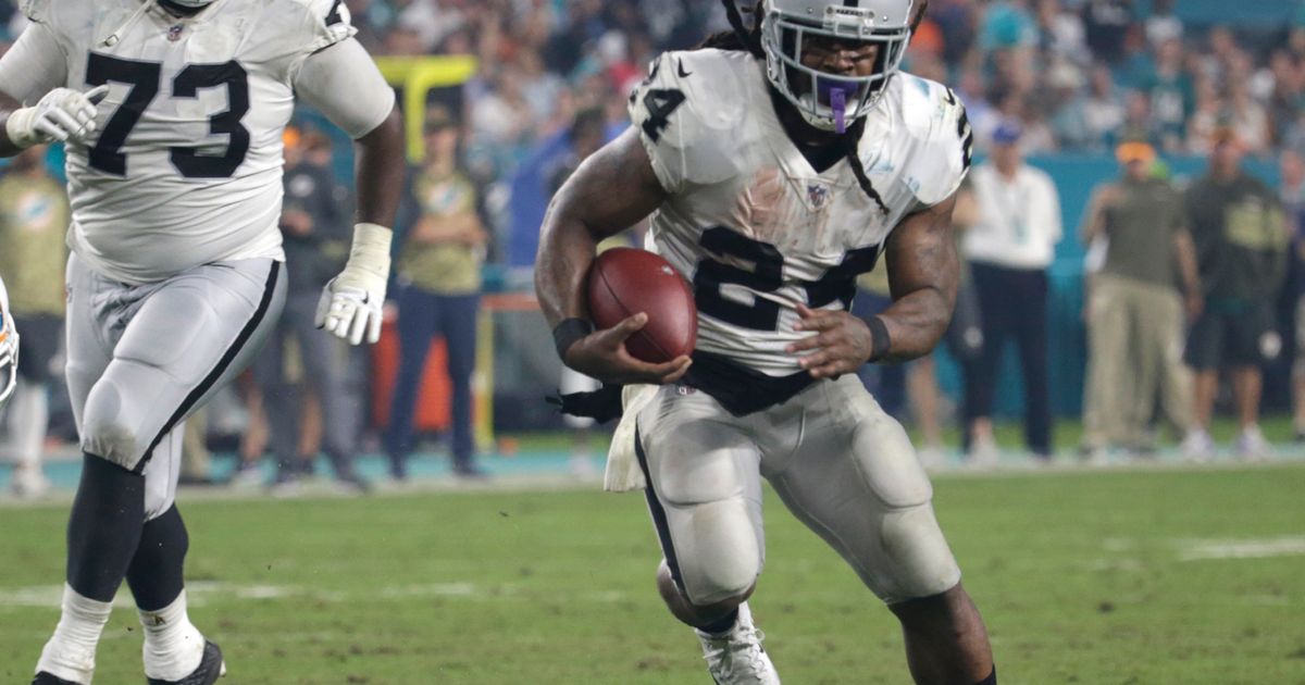 Raiders back on track with 27-24 win at Miami | The Seattle Times