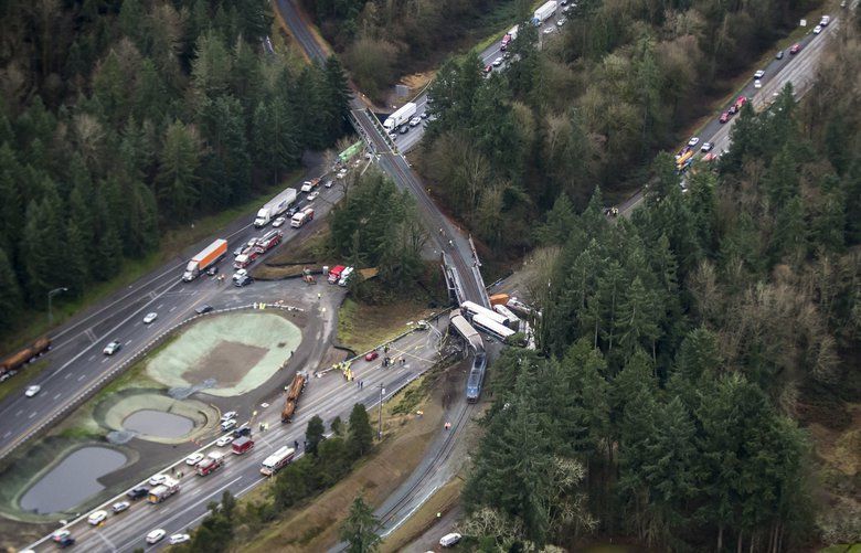 Amtrak derailment: I-5 closed until Tuesday at least, alternative ...