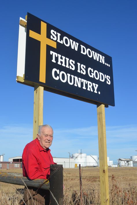 Former Nebraska senator puts up religious signs | The Seattle Times