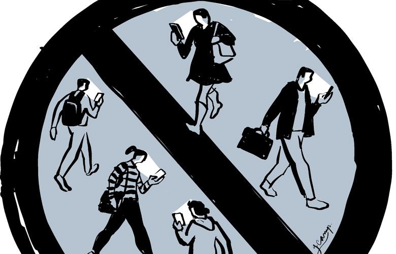 Don’t be a ‘smombie’: Pay attention crossing the street | The Seattle Times