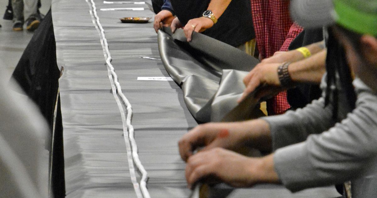 Massachusetts marijuana aficionados roll 100-foot-long joint | The ...