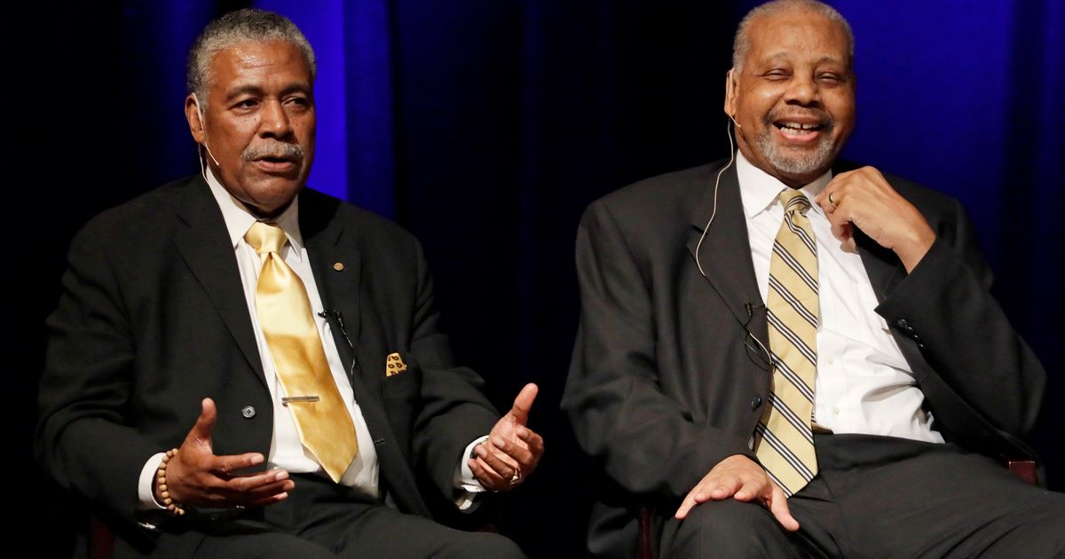 Trailblazing basketball player Perry Wallace dies | The Seattle Times