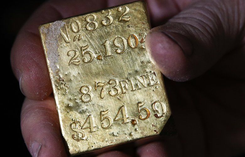 Gold! Treasure lost at sea in 1857 shipwreck goes on display | The ...
