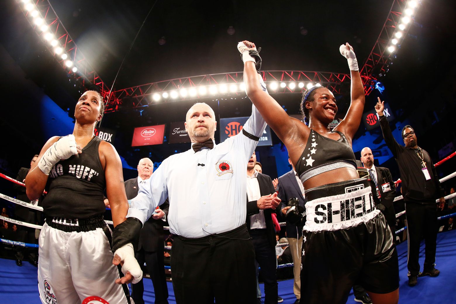 Olympic boxing champion Claressa Shields defeats Tori Nelson | The ...