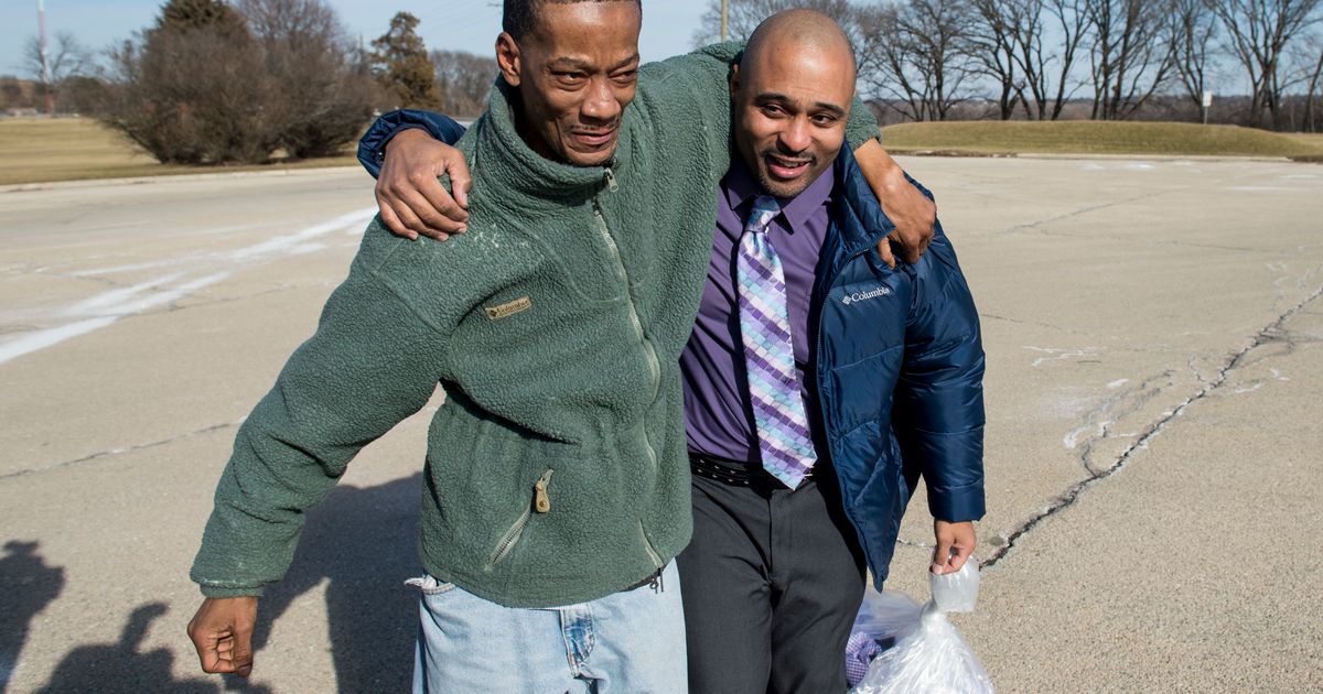 Charges dropped against 2 who alleged Chicago police abuse | The ...