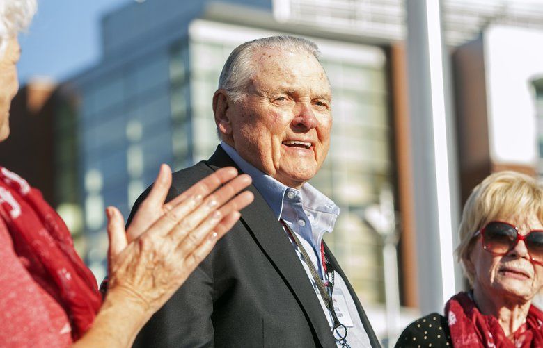 Keith Jackson, leading college football broadcaster and WSU alum, dies ...