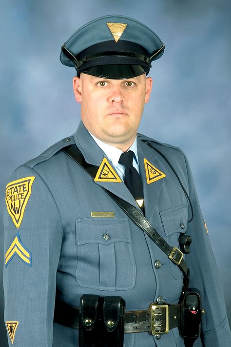 New Jersey troopers who deactivated explosives honored | The Seattle Times