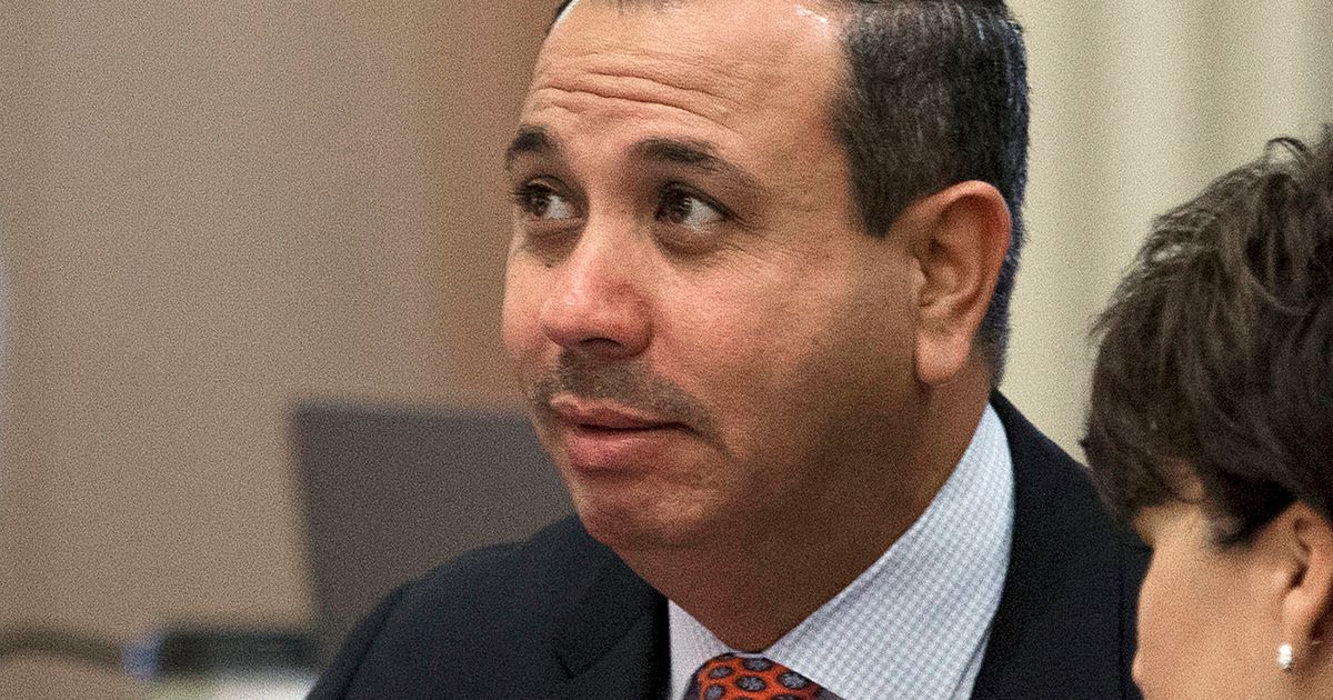 Senator seeking Democratic endorsement days after resigning | The ...