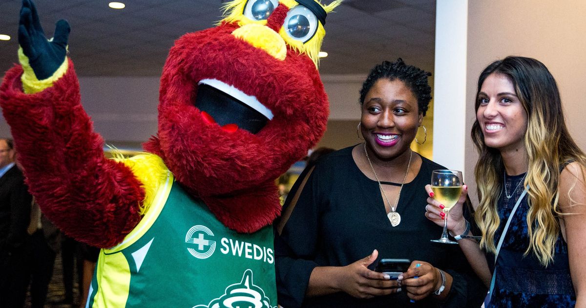 What happened to Chantel Osahor? When WNBA cut her, she became a coach ...