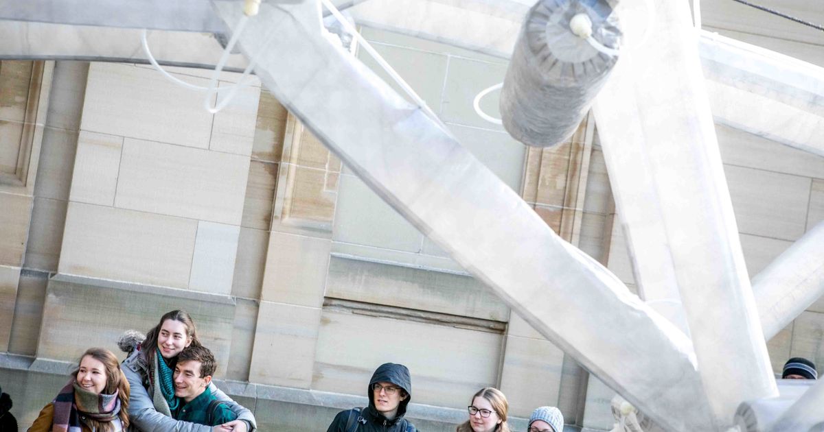 Michigan artist creates border crossing robotic sculpture | The Seattle ...