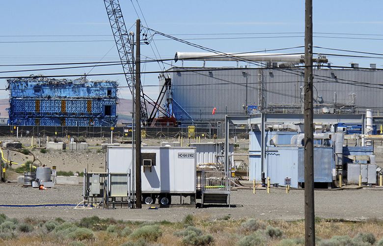 42 Hanford workers contaminated with radiation | The Seattle Times