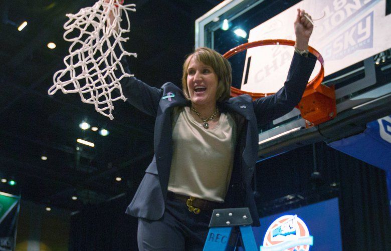 Under New Coach Kamie Ethridge Wsu Womens Basketball Picked 11th In