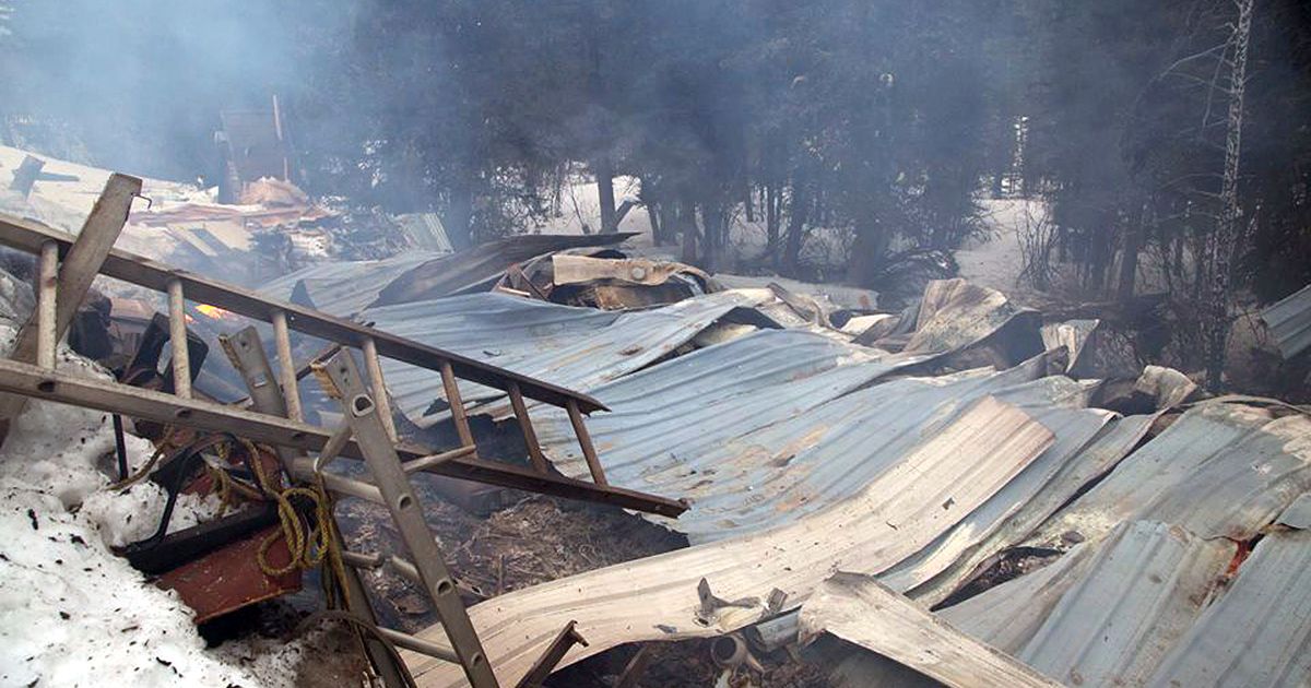 Man escapes serious injury when mobile home explodes | The Seattle Times