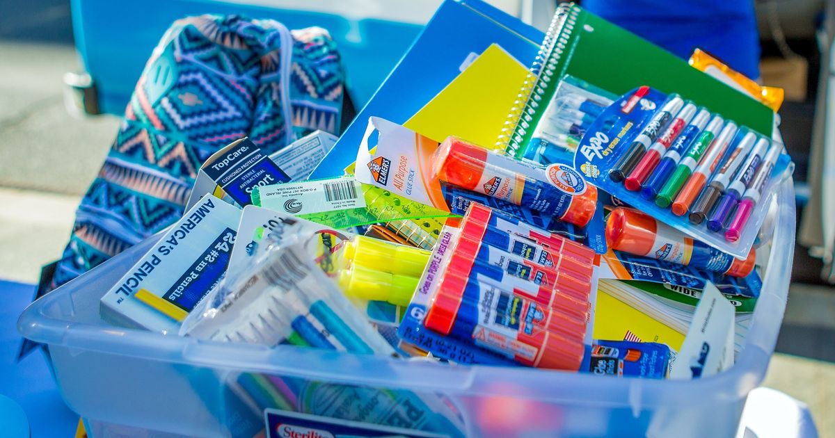 Teachers shell out nearly $500 a year from their own pockets on school ...