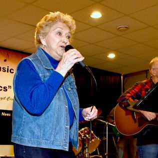 EXCHANGE: Jewett woman’s storied country music career | The Seattle Times