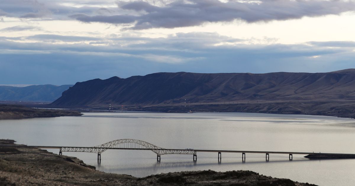 WSDOT discovers hole on Vantage Bridge | The Seattle Times