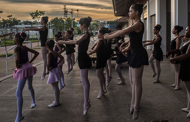 Ballet in Rio: ‘anesthetic’ and escape | The Seattle Times