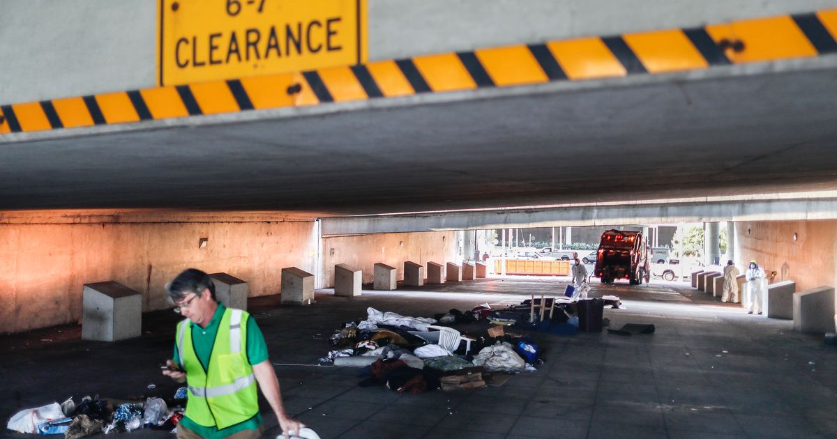 Cincinnati clears, sanitizes downtown homeless camp | The Seattle Times