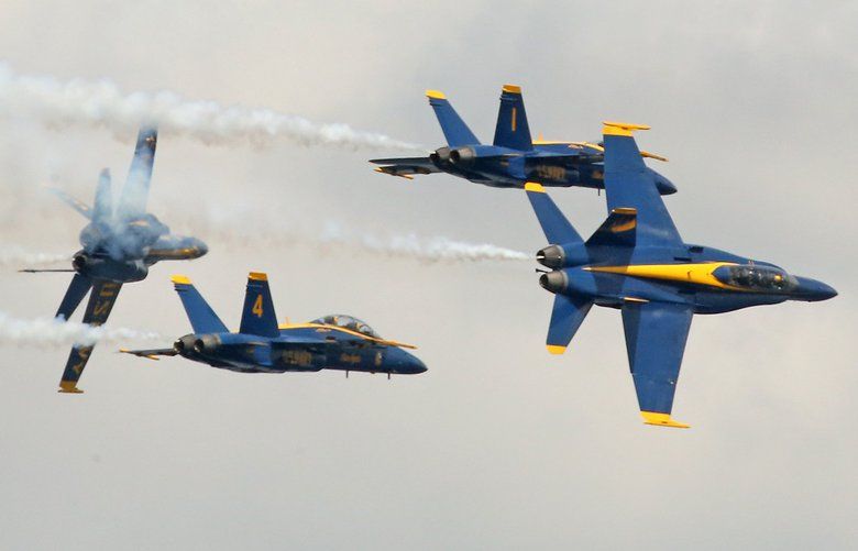 Blue Angels roar above Seattle | The Seattle Times