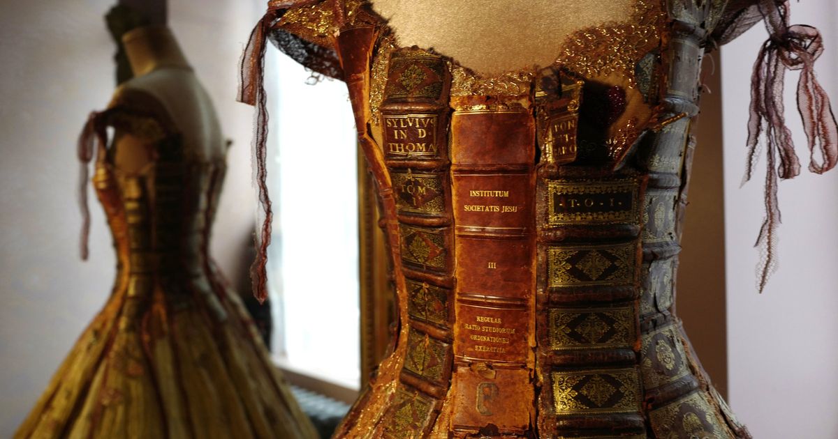 Sunday Best: A strangely beautiful dress made from books | The Seattle ...