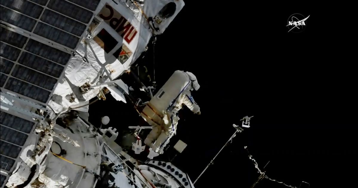 Spacewalkers install bird trackers, send satellites flying | The ...