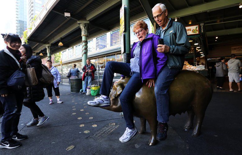 Rachel the Pig pulls her weight at Pike Place Market | The Seattle Times