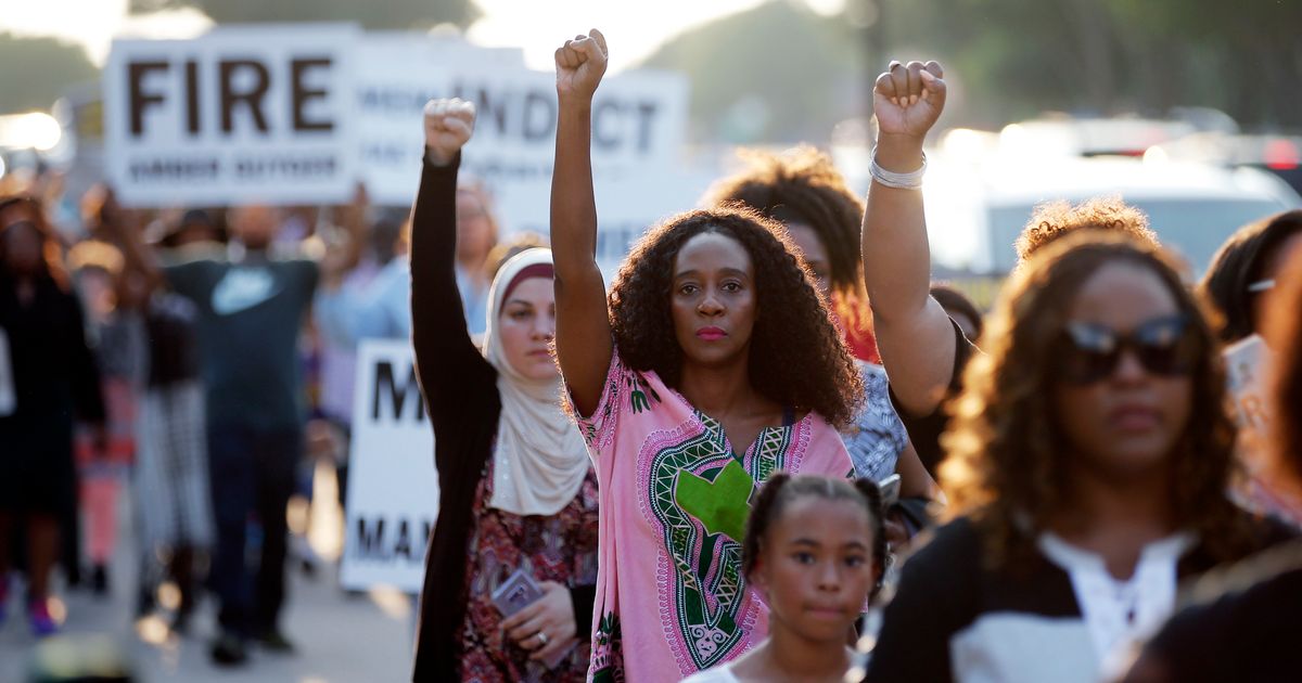 Police shooting protesters march outside Cowboys’ stadium | The Seattle ...
