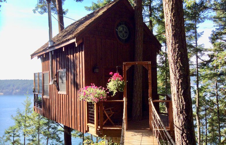 Exploring the Puget Sound region’s unusual Airbnbs, from an island tree ...