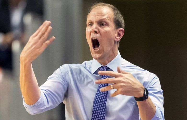 Team bus erupts in fire and forces UW Huskies to evacuate following ...