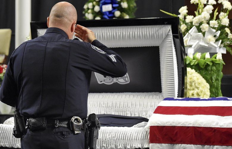 More US police officers die on duty than before | The Seattle Times