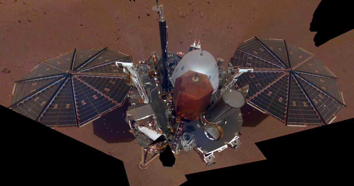 NASA’s Mars lander takes selfie from above with robotic arm | The ...