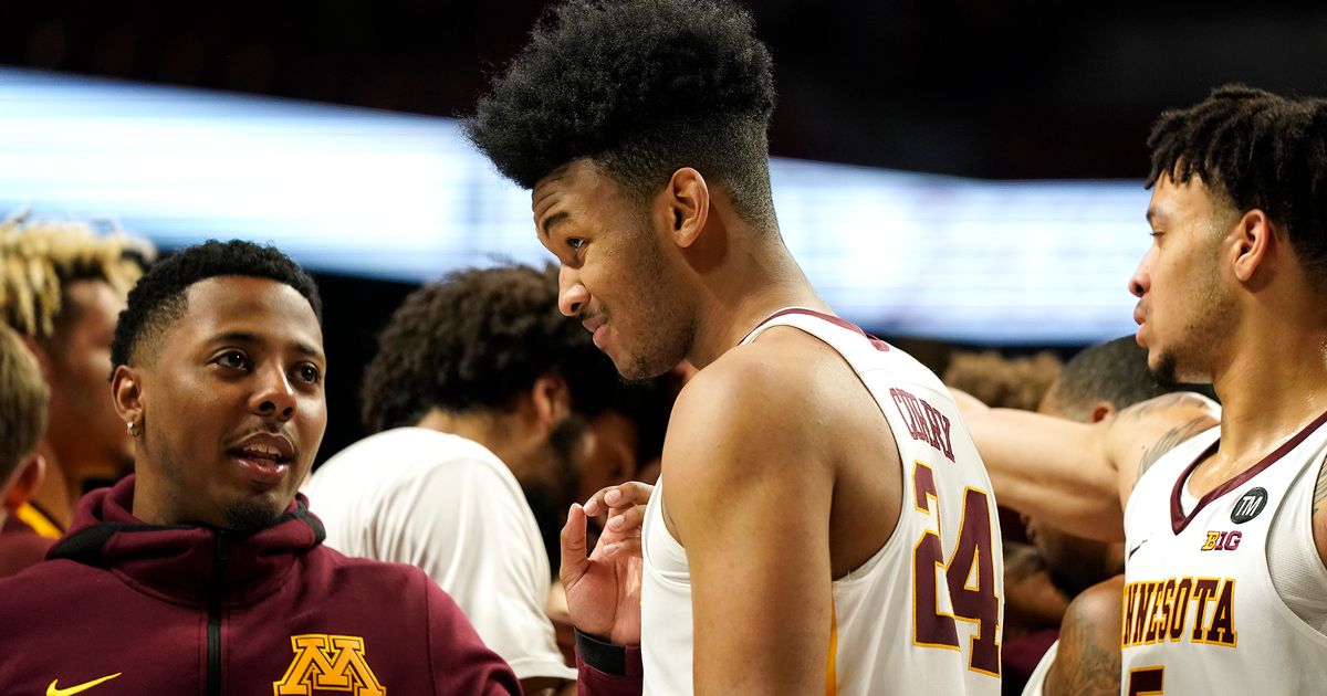 With a smile for mom, Minnesota’s Curry returns from injury | The ...